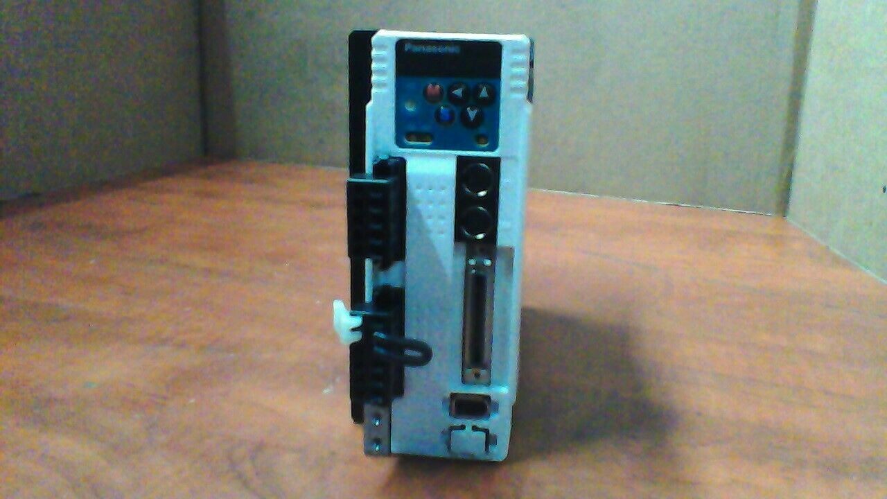 Panasonic MINAS A4 SERVO DRIVER 30A 240V CARGA Montaje en chasis ...